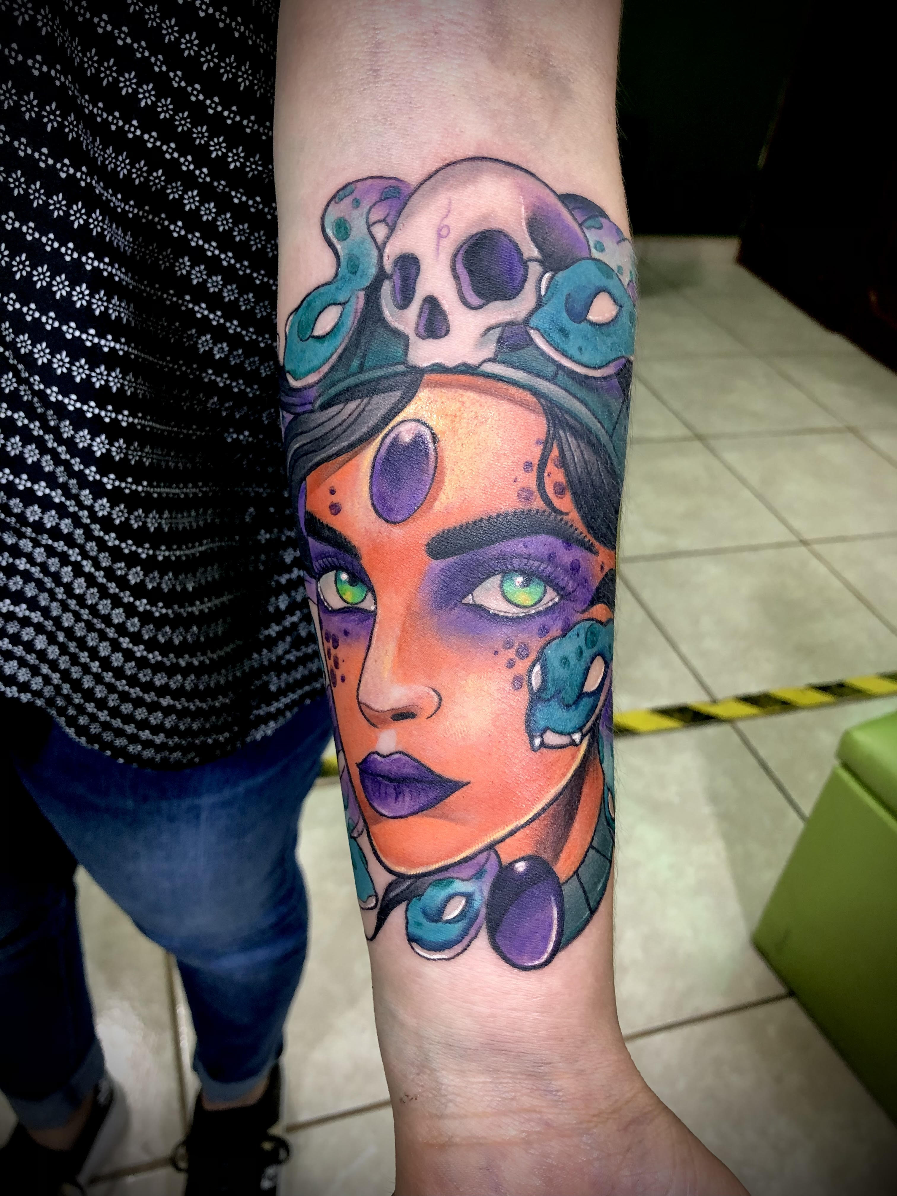 Neo-traditional tattoo: meaning and tattoo ideas