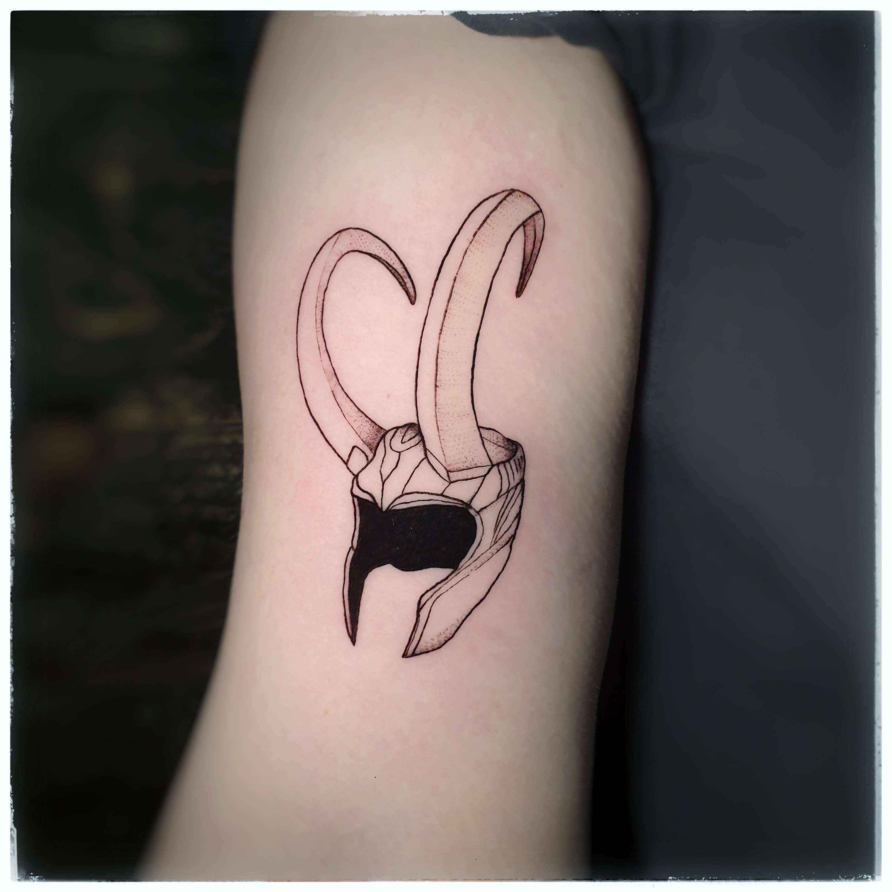 Dotwork style: what is a minimalist tattoo