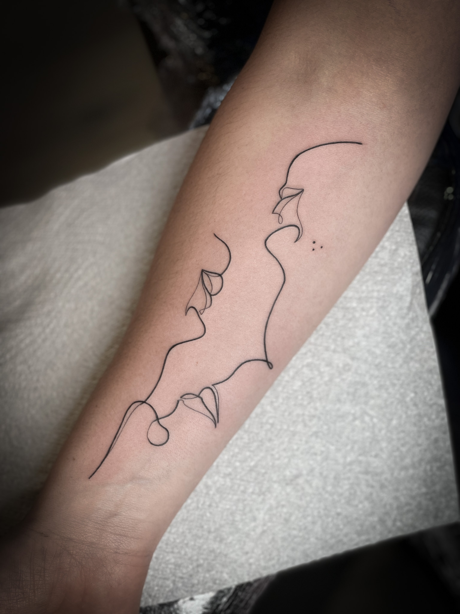 Dotwork style: what is a minimalist tattoo