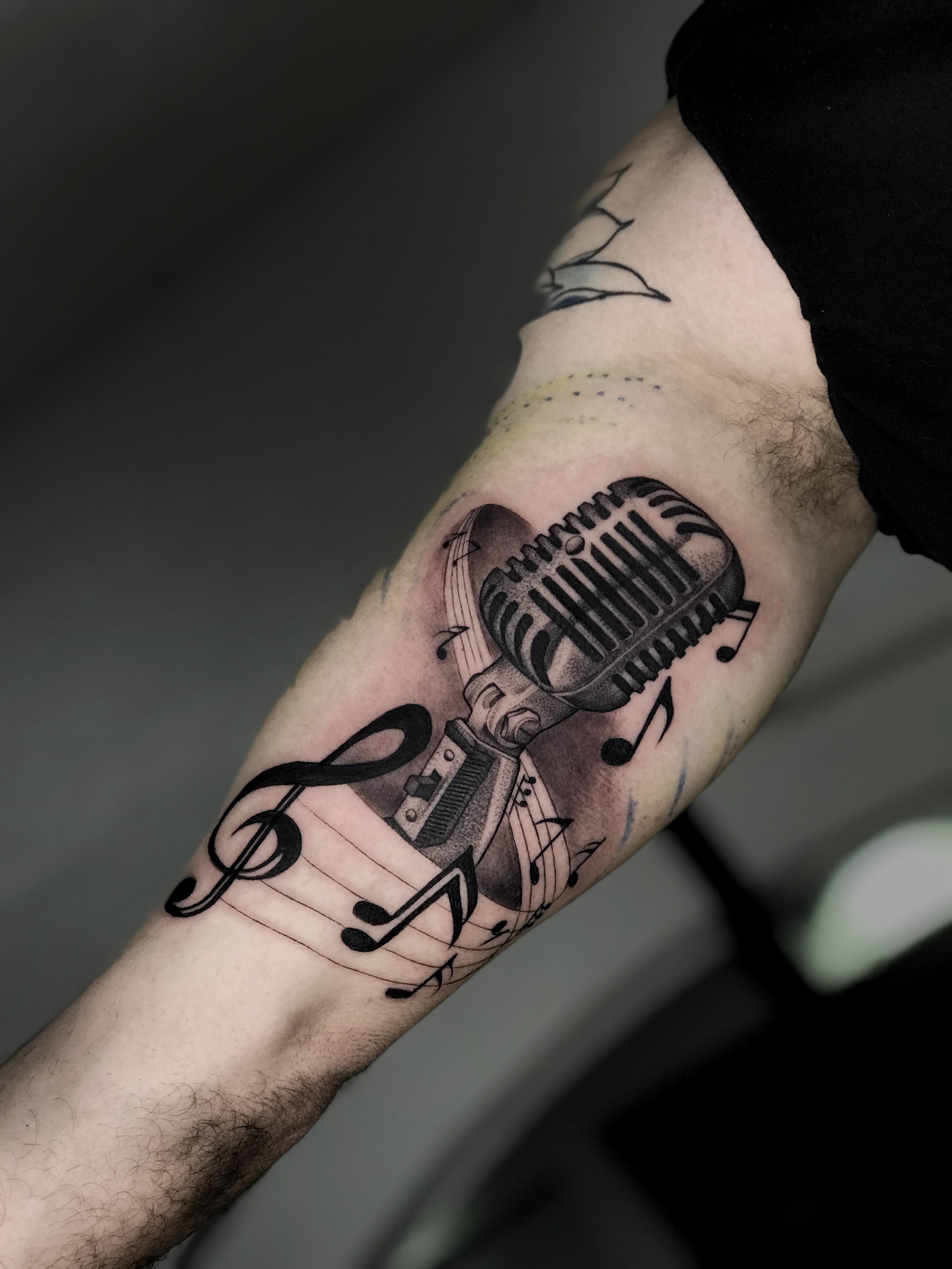 AJ Tattoo Artist - The Black Hat Tattoo