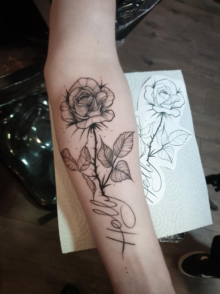 Dotwork style: what is a minimalist tattoo